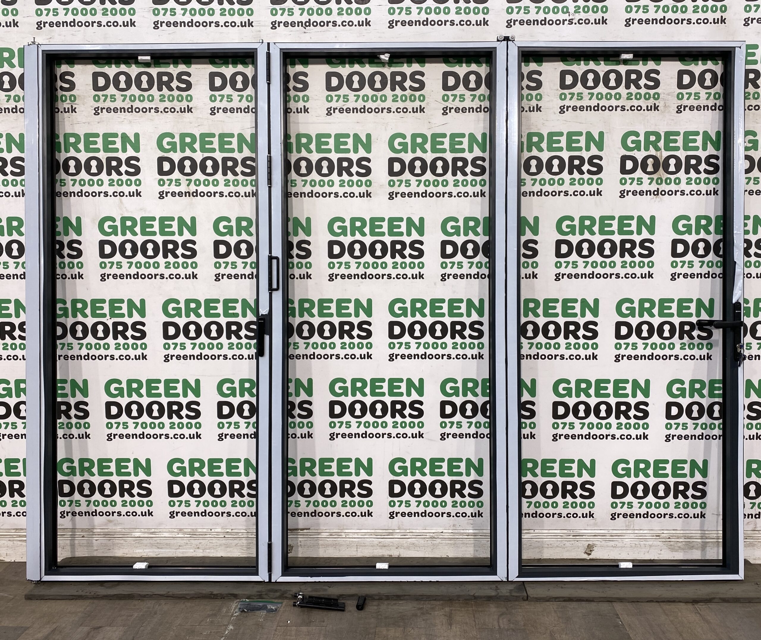 Aluminium Bi-folding doors | Green doors